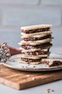 Glutenfreies und veganes selbstgemachtes Hanuta ohne Nüsse