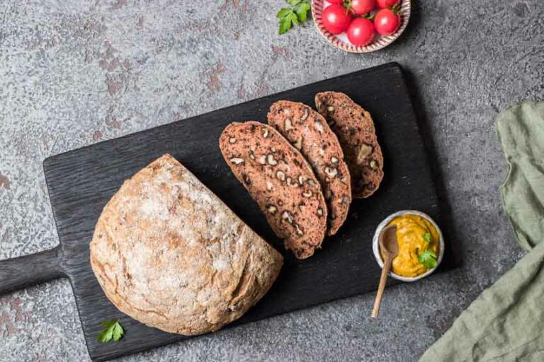 Einfaches glutenfreies und veganes Walnuss Brot ohne Hefe